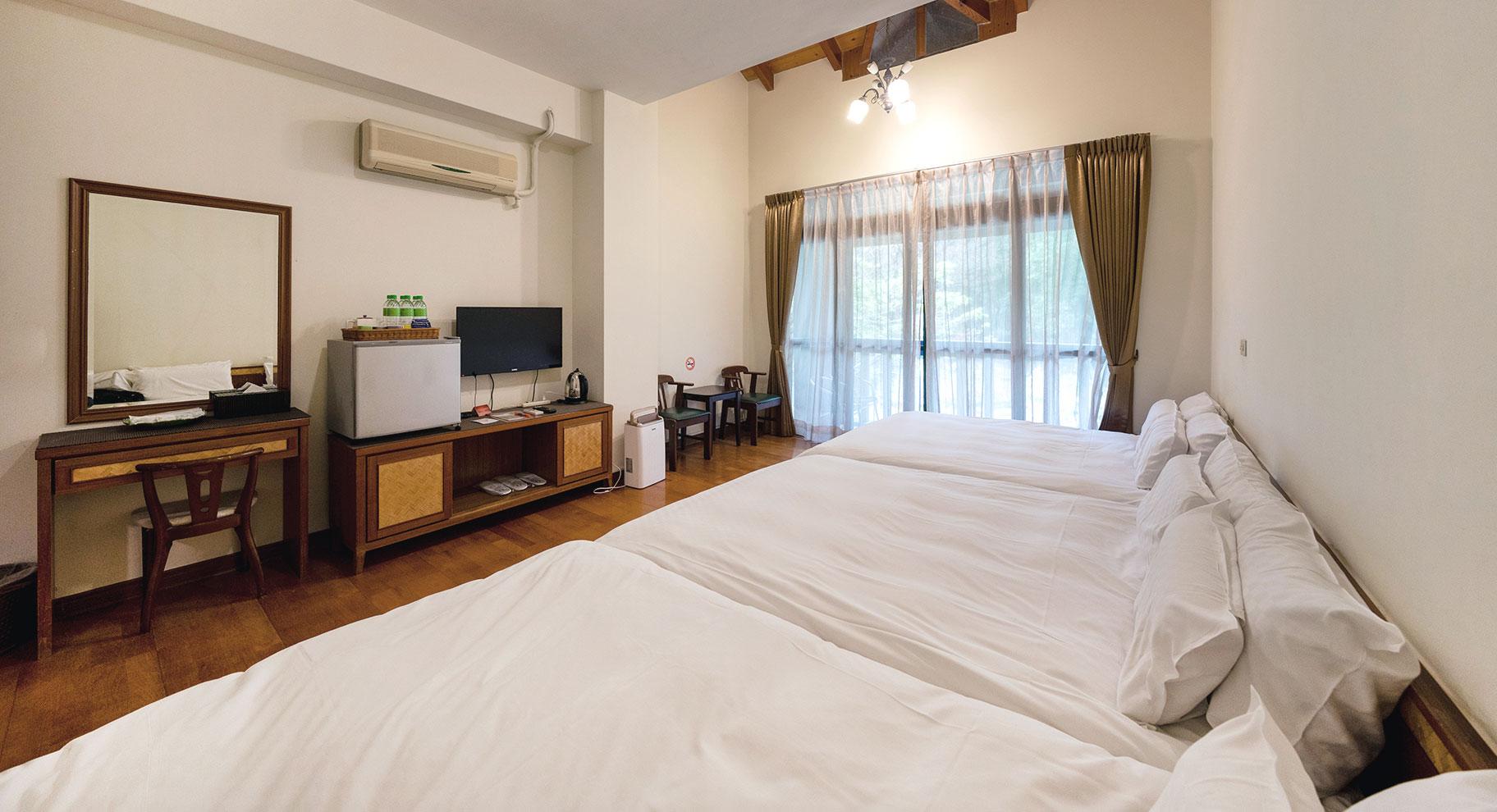 Family-Tai-Yi Red Maple Resort